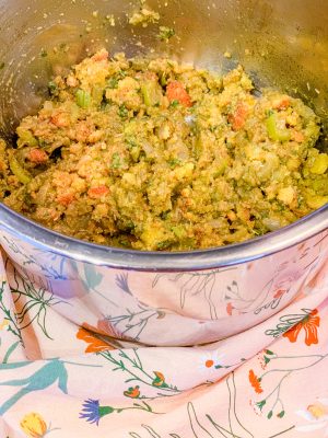 Old Fashioned Southern Cornbread Dressing Recipe - The Soul Food Pot
